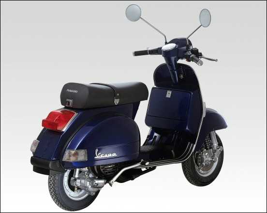 Vespa PX200 blue